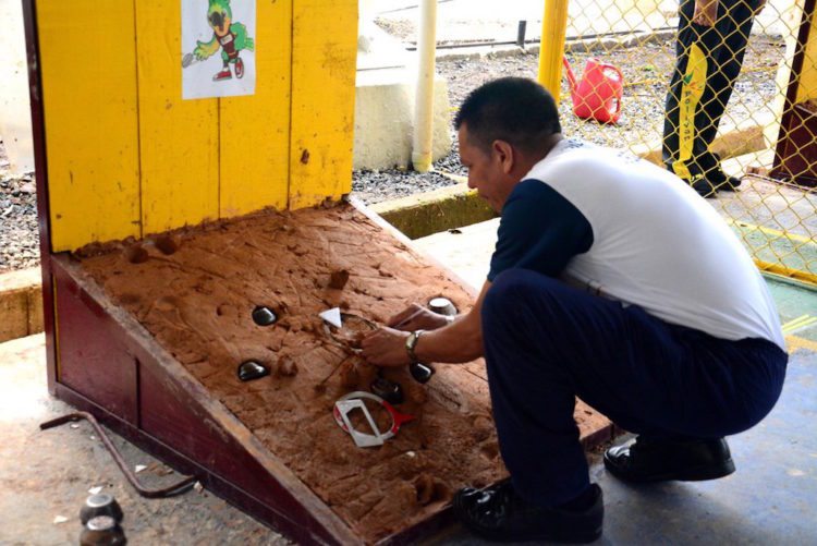 Tejo: A Colombian Game That Rewards You for Explosions