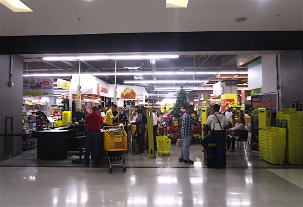 Shopping at Mayorca Mega Plaza: Medellín’s Outlet Mall | Medellin Guru