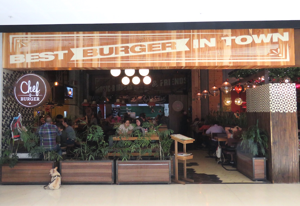 Chef Burger: A Popular Gourmet Burger Chain in Medellín