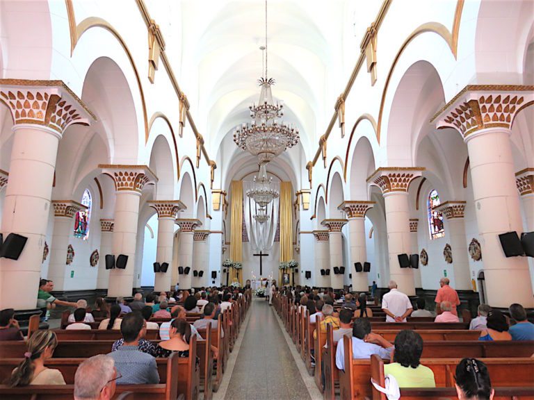 Iglesia de Cristo Rey: A Beautiful Church in Guayabal in Medellín