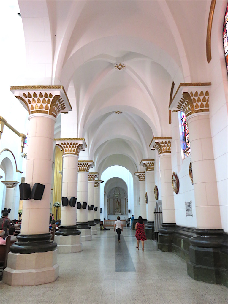 Iglesia de Cristo Rey: A Beautiful Church in Guayabal in Medellín