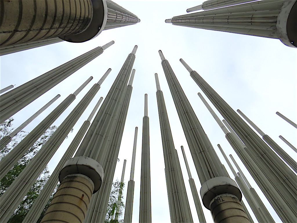 Plaza Cisneros: Parque de las Luces: Medellín's Park of Lights in El Centro