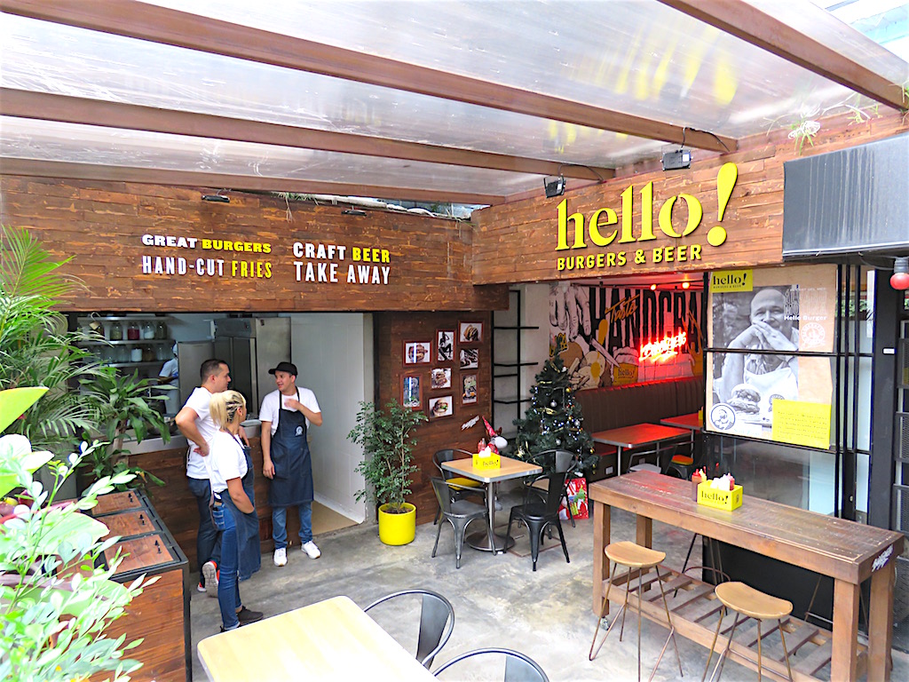 Hello Burgers & Beer: A Popular Burger Restaurant in Medellín