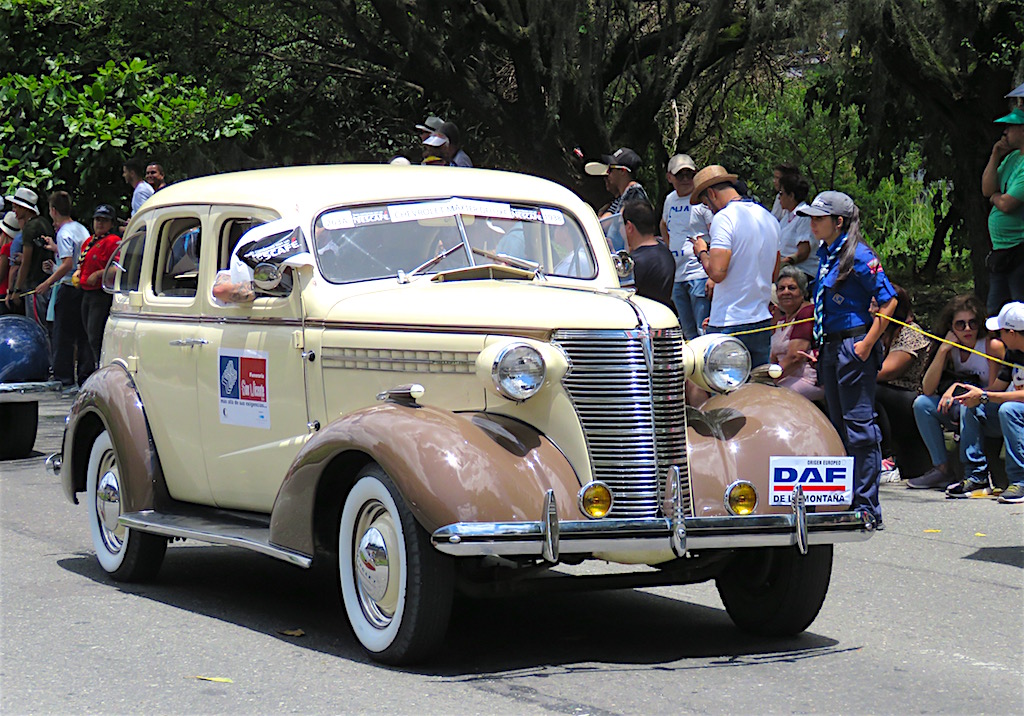 2019 Classic Car Parade (Desfile de Autos Clasicos) Photos