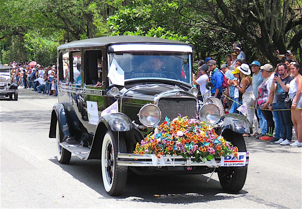 2019 Classic Car Parade (Desfile de Autos Clasicos) Photos