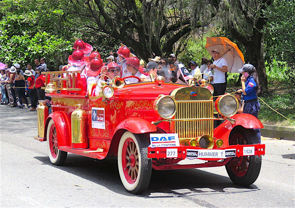 2019 Classic Car Parade (Desfile de Autos Clasicos) Photos