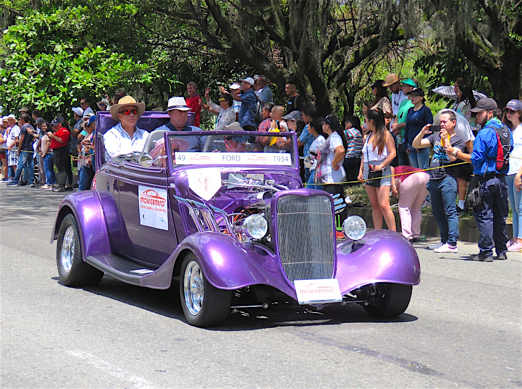 2019 Classic Car Parade (Desfile de Autos Clasicos) Photos