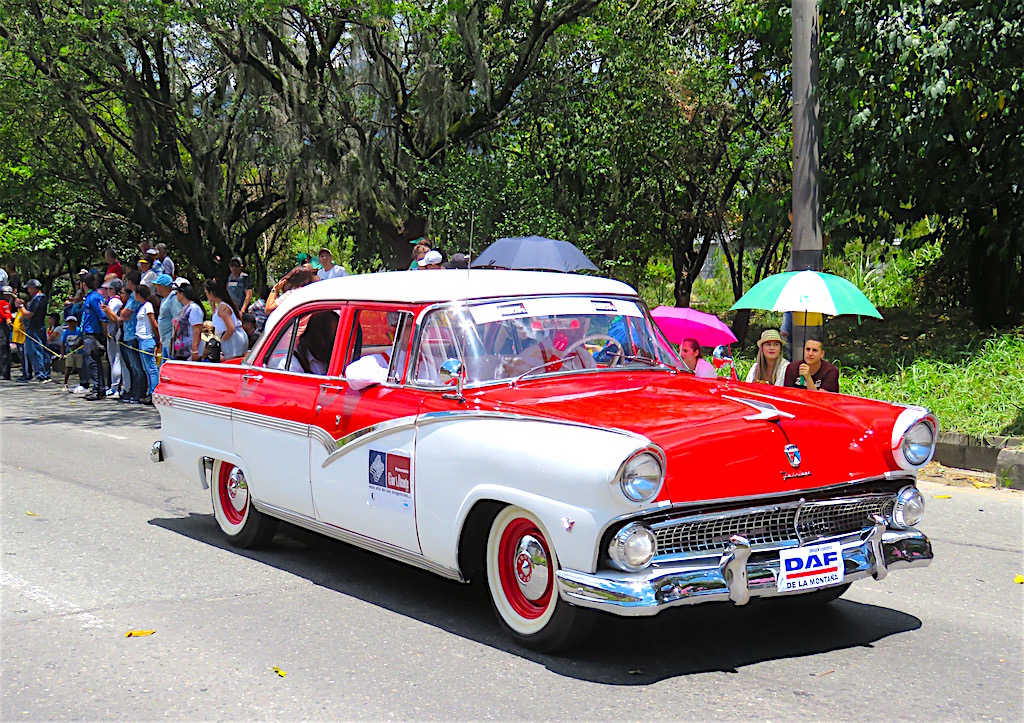 2019 Classic Car Parade (Desfile de Autos Clasicos) Photos