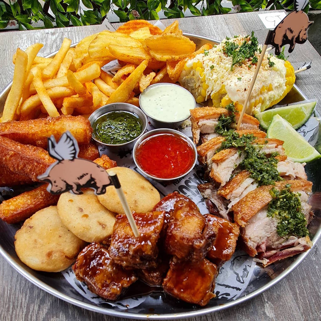 Pigasus: A Chain of Restaurants in Medellín with Good Burgers and ...